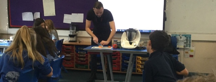 Portishead Primary School - Dean Edwards Celebrity Chef visits Year 6